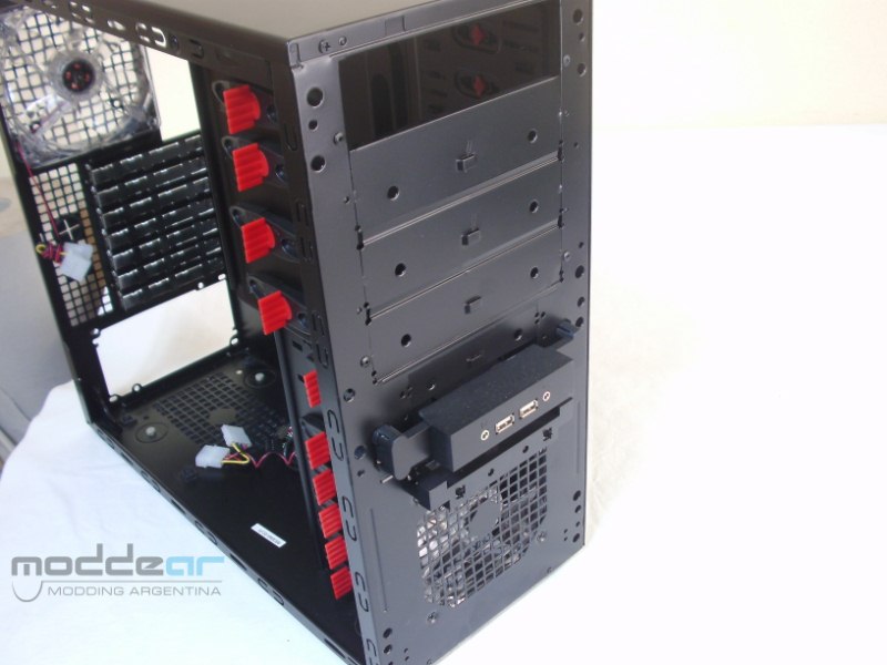 Moddear presenta a RedUSERS un gabinete especial: Saikano O2 - RedUSERS