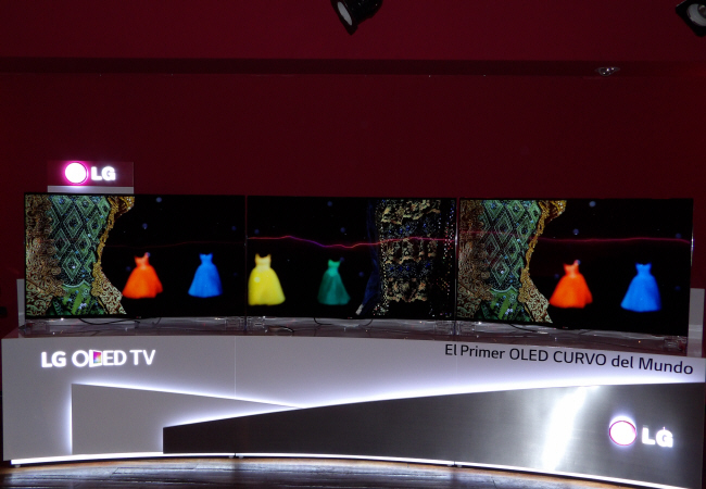 LG presentó en Argentina el primer TV OLED con pantalla curva - RedUSERS