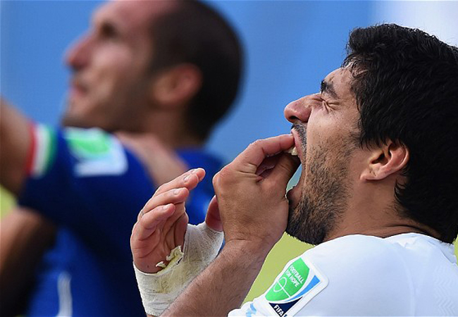 Brasil 2014: La mordida de Luis Suárez a Chiellini fue furor en Twitter ...