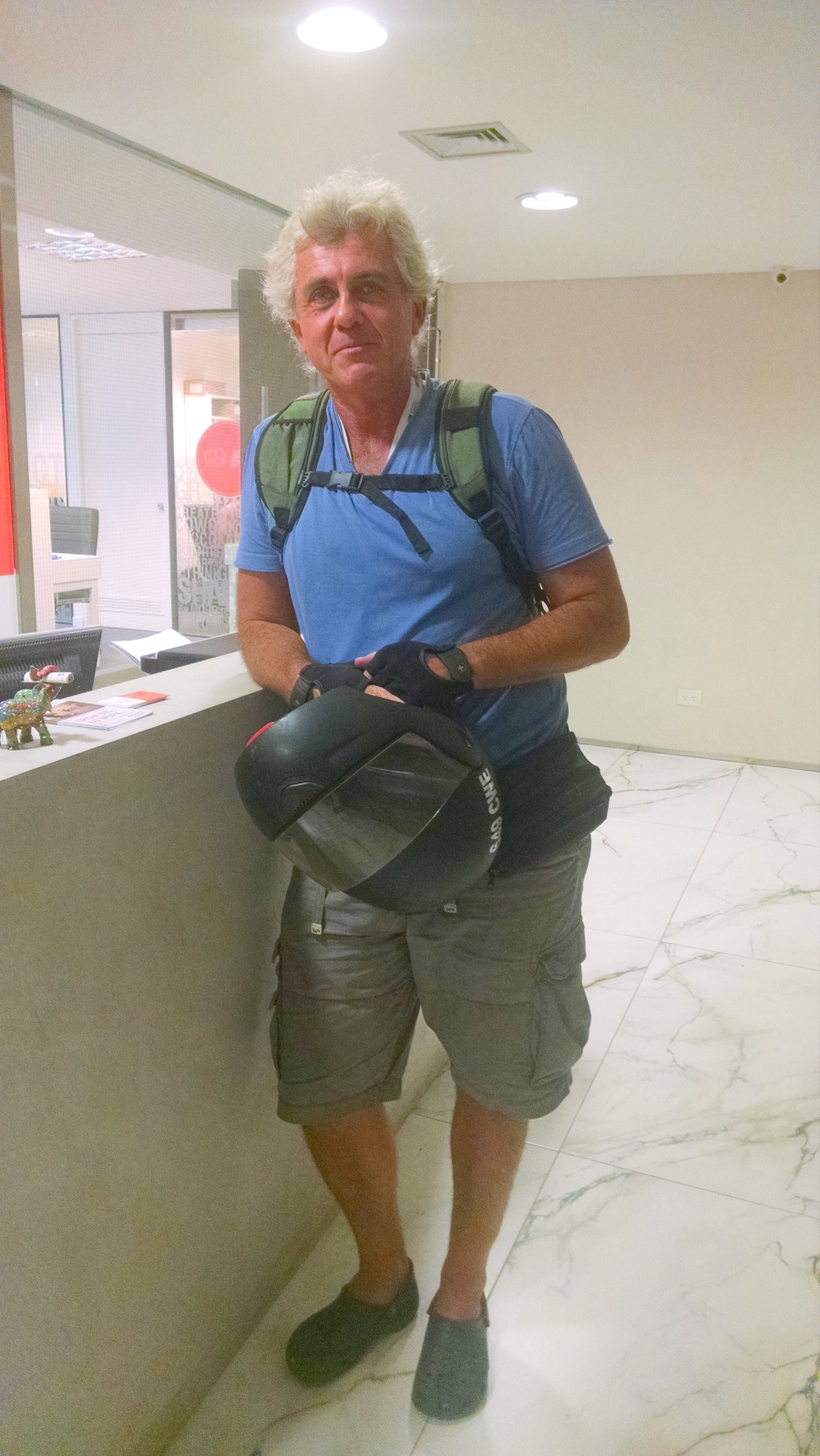 En la recepción de Belephant nos encontramos con un típico usuario de coworking: hipster ...