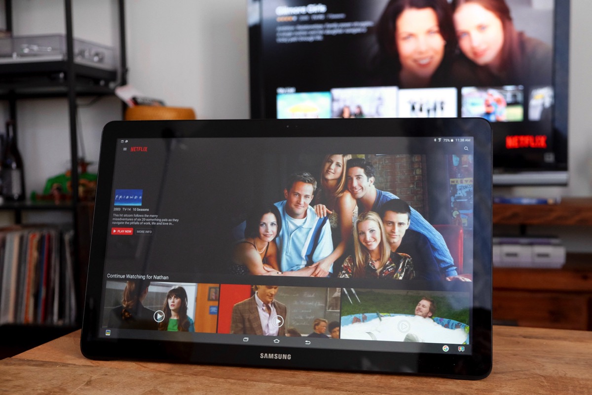 Lenovo estaría trabajando en una tablet gigante de 18.4 pulgadas - RedUSERS